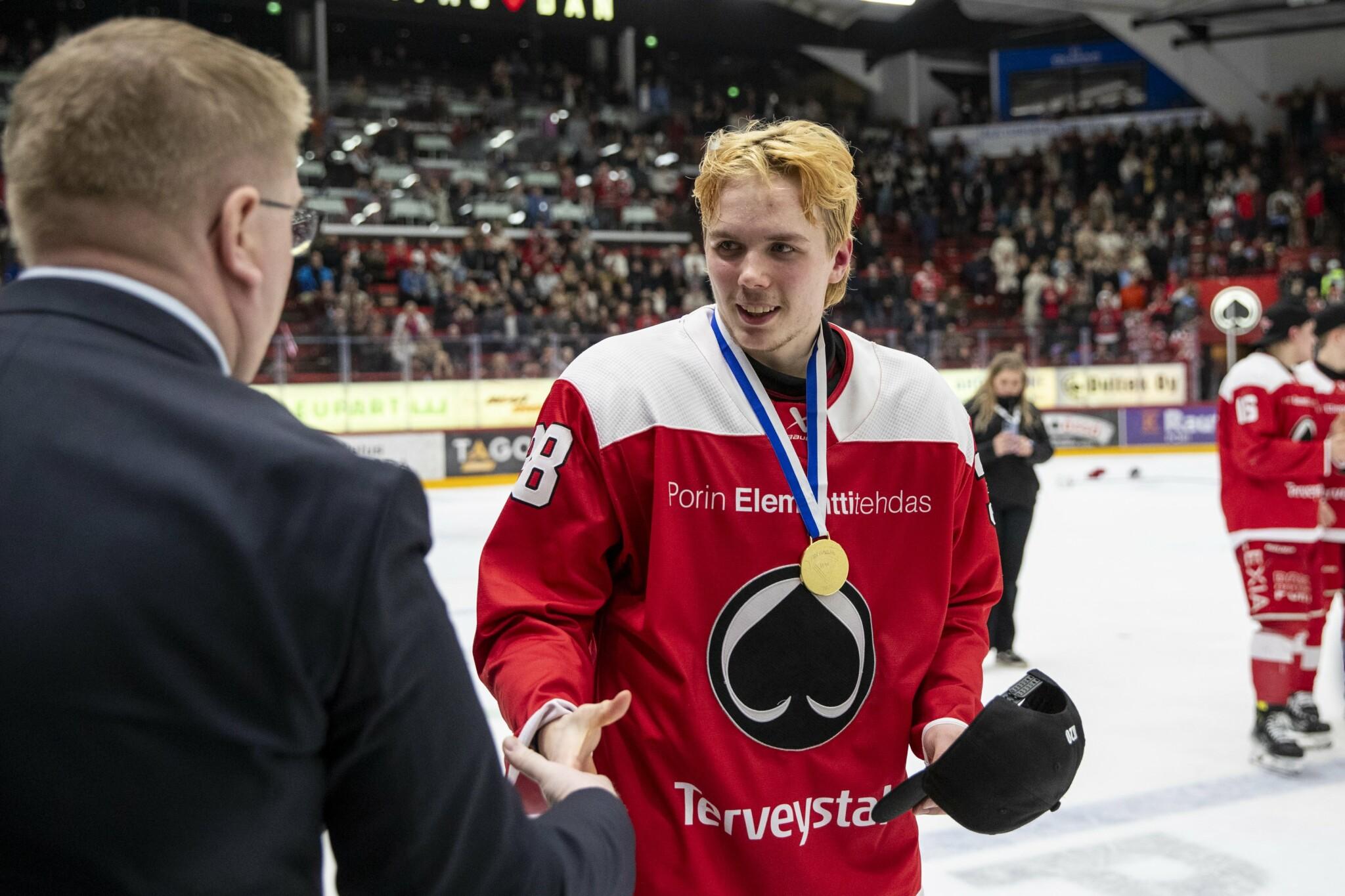 Ässät kiinnitti joukon nuoria lahjakkuuksia - Porin Ässät